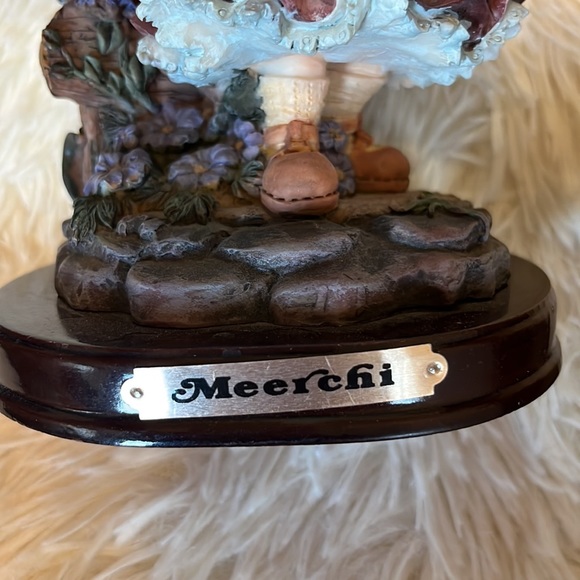 Meerchi | Accents | 2 Adorable Little Girl With Flowers And Apples ...